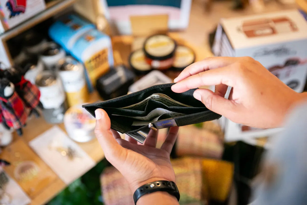 Why Some Wallets Have Two Bill Pockets, and How to Use Them